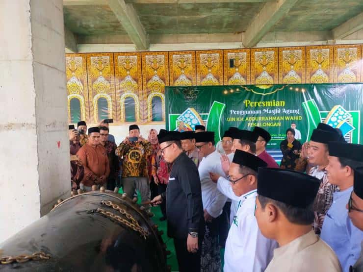 Perdana, Masjid Kampus UIN Gus Dur Pekalongan Digunakan Untuk Salat